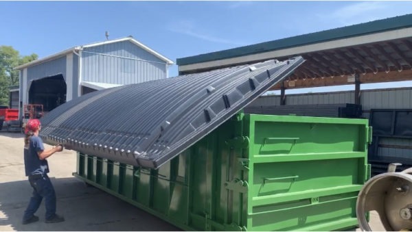 CCS/Impact Plastics Pivoting Lid | Custom Container Solutions